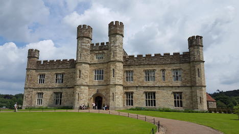 Leeds Castle, Cliffs of Dover and Canterbury Day Trip from London with ...