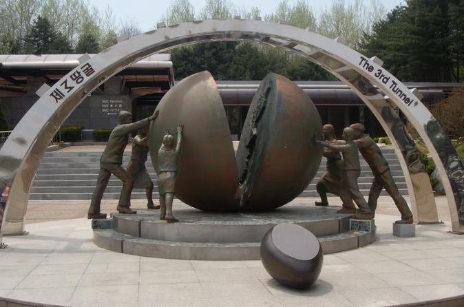Korean War History Tour: DMZ, Seodaemun Museum, War Memorial 2019 - Seoul