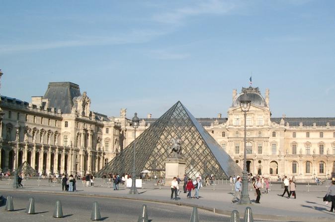 Skip-The-Line Louvre Ticket with Guide Outside the Museum 2022 - Paris ...